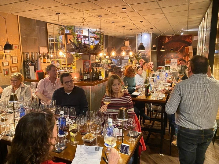 Vinoteca La Sede presenta una emocionante cata con la Bodega Hermanos ...