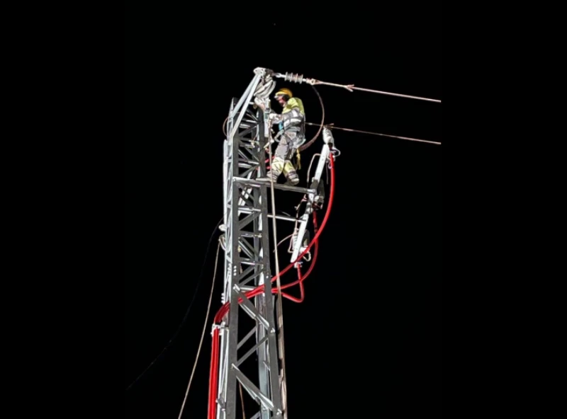 Endesa renueva los postes de media tensión de Tenerife y El Hierro ...