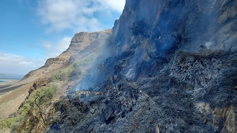 Humo en el risco de Famara - Lancelot Digital