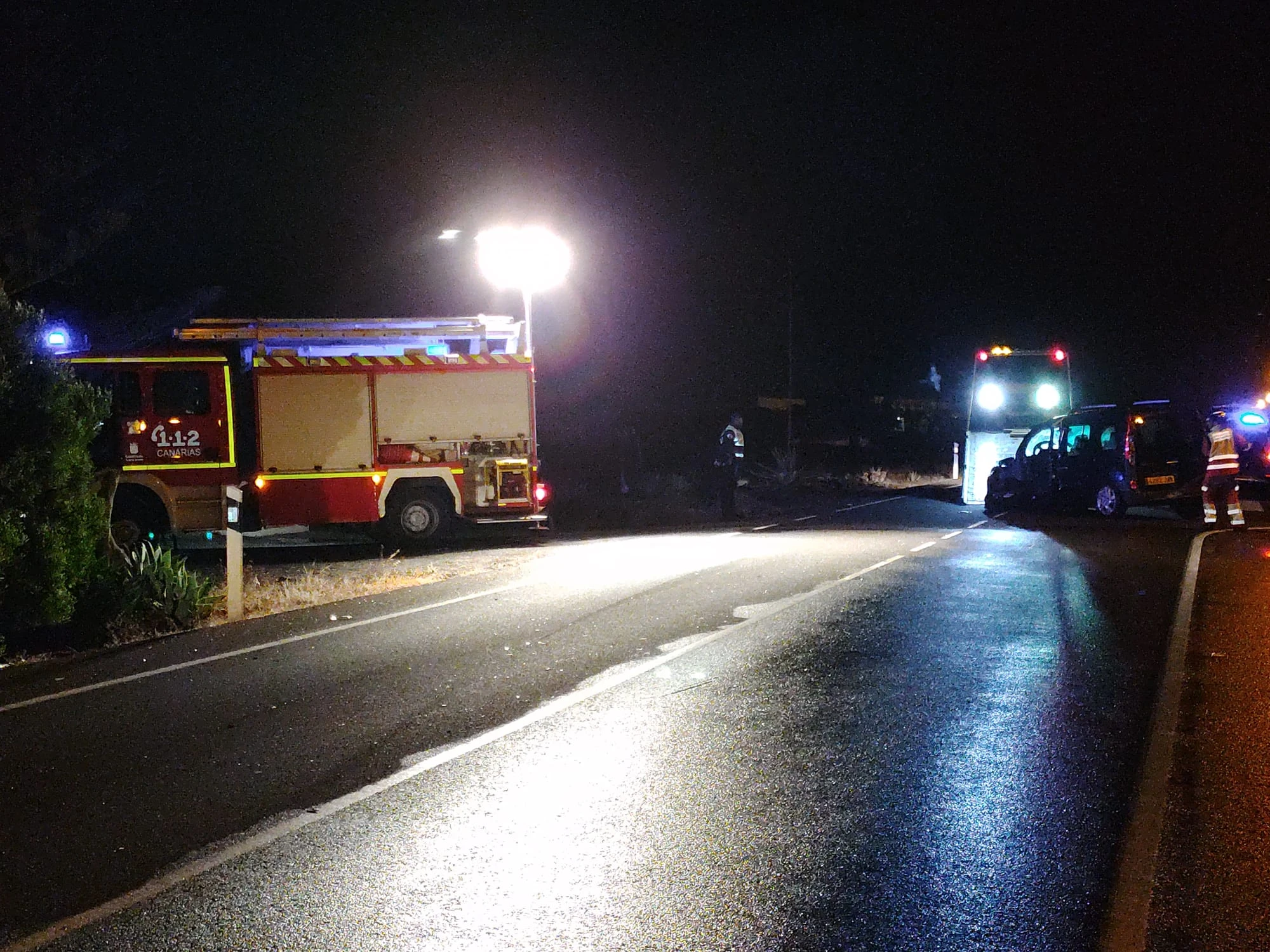 Un herido en una colisión entre dos vehículos en la LZ-30, a la altura ...