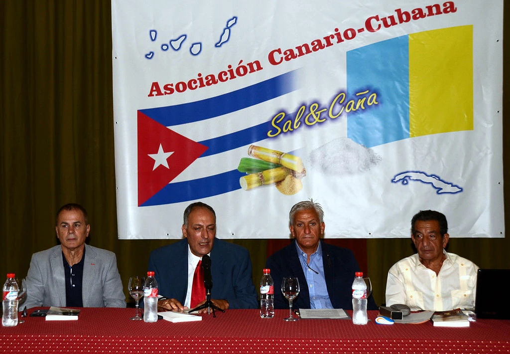 Miguel Ángel Alvelo presenta su libro “Manuel Fraga un gallego cubano ...